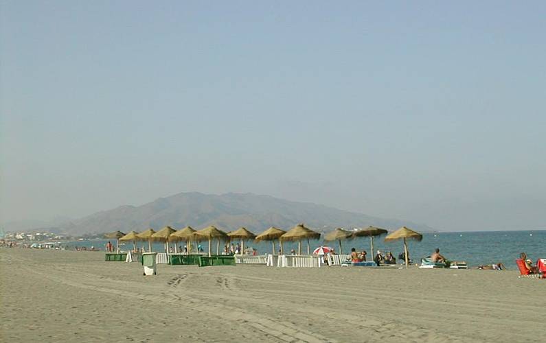 Villa en alquiler en 2a línea de playa - Puerto Rey, Vera (Almería ...