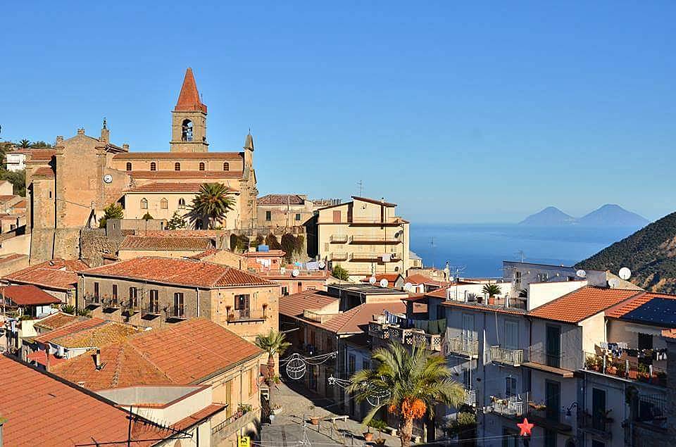 Affitti case vacanze Ficarra - Messina. Appartamenti, case vacanze