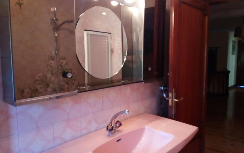 Casa en alquiler de 6 habitaciones a 8 km de la playa - El Mazo ...