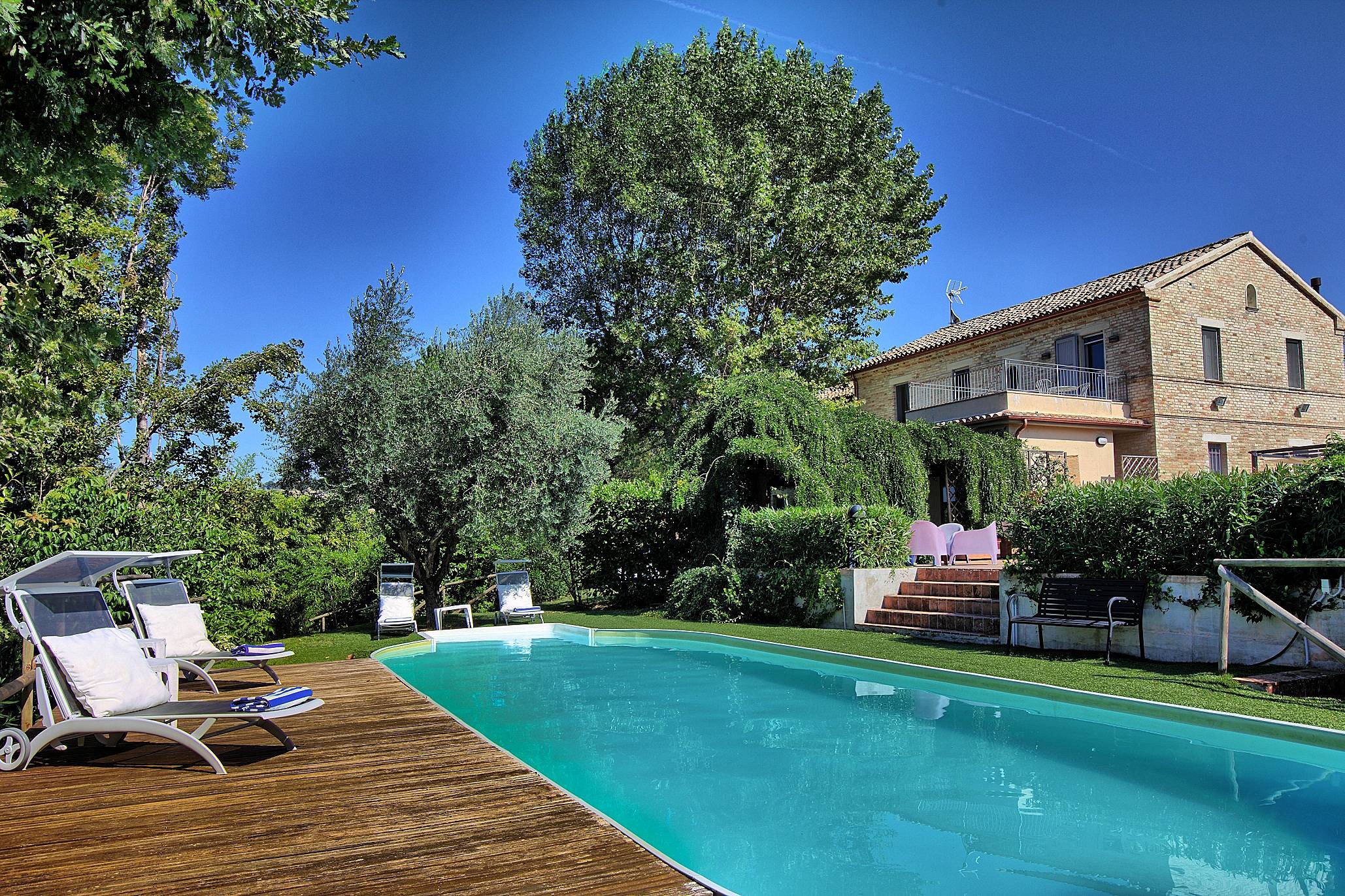 Holiday villas Monte Roberto - Ancona