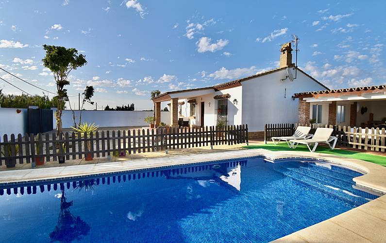 Villa con piscina privada 3km de la playa de Roche - Roche, Conil de la ...